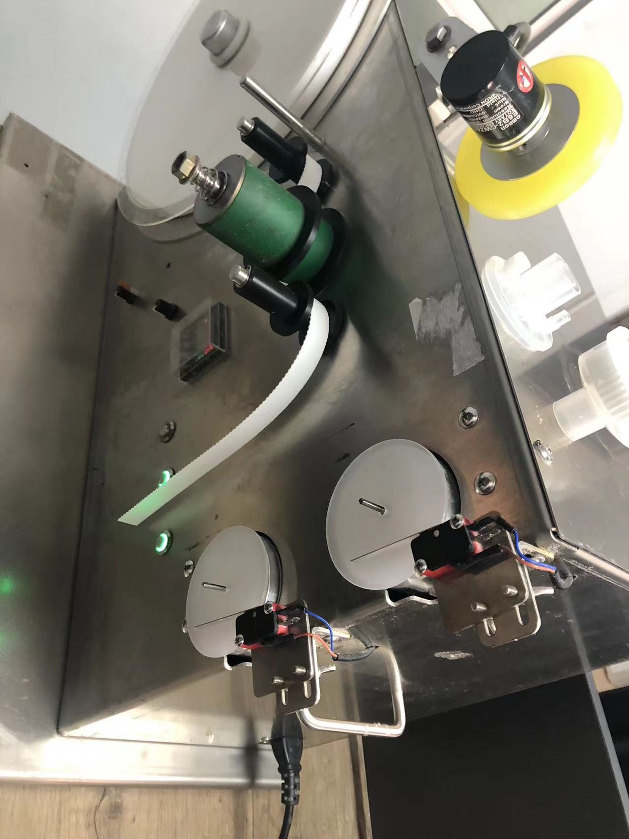 SUS304 Shell HME HMEF Paper Roll Winding Machine For Stable And ...